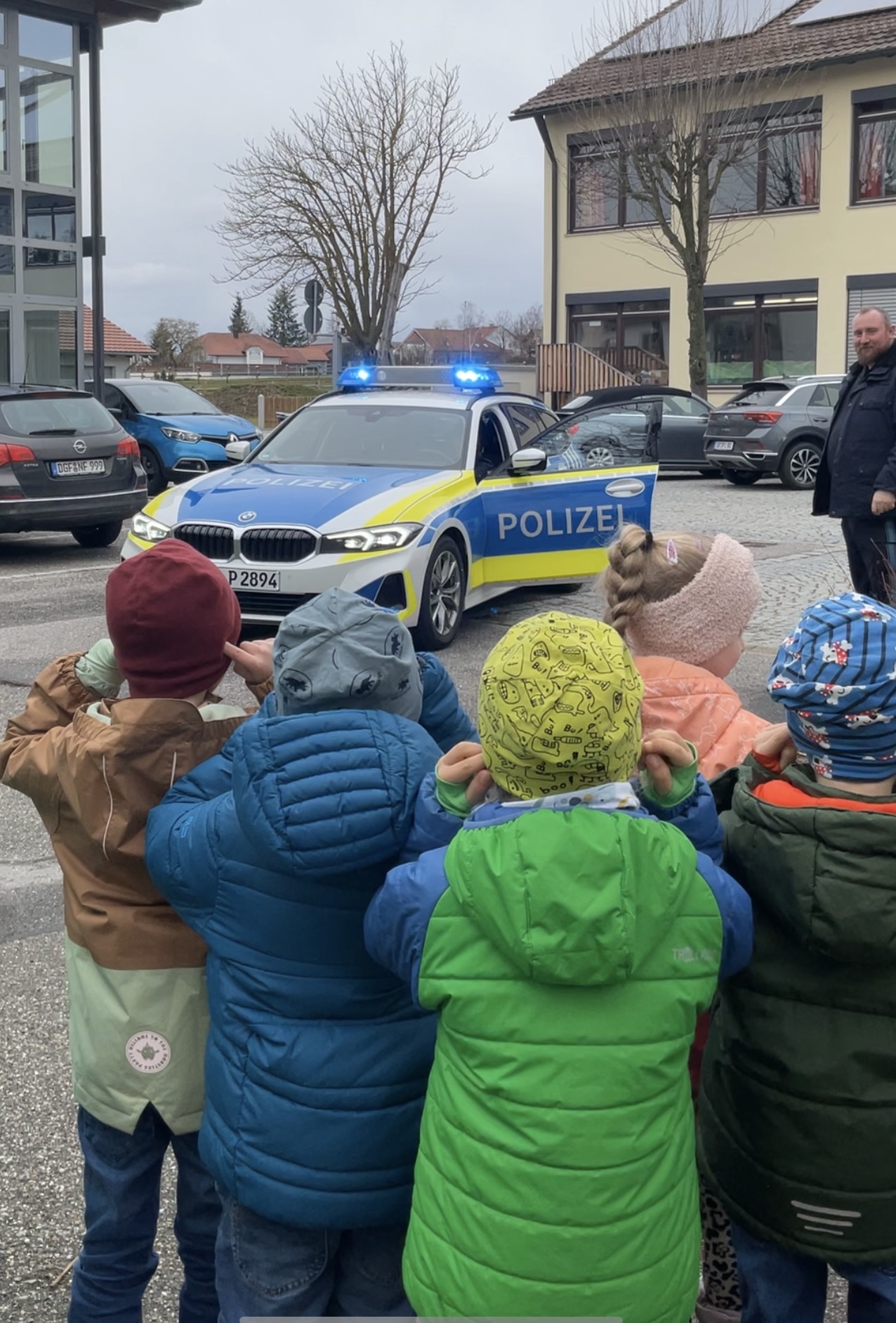 Die Polizei zu Besuch bei der Aitrach-Arche - KiTa Aitrach-Arche